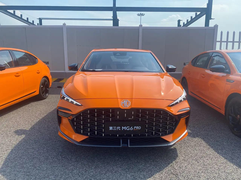 新款名爵MG6 Pro实拍，搭1.5T高功发动机，外观更运动_太平洋号